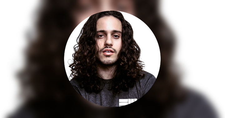 Russ - Nghe nhạc và Tải bài hát, album, MV mới nhất trên Zing MP3